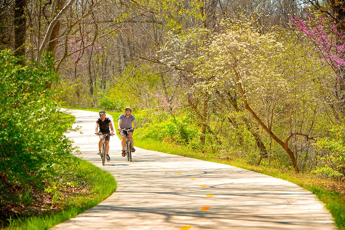 Razorback Regional Greenway is a Great Family Ride | Arkansas.com