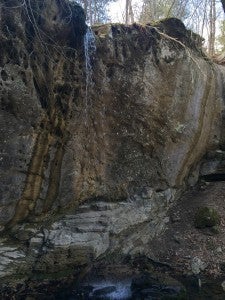Hiking Indian Rockhouse Trail near the Buffalo National River ...
